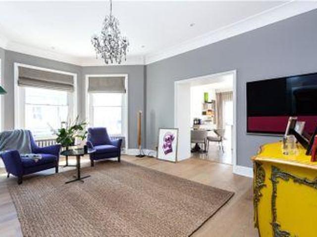 2 Bedrooms Flat for rent in Cornwall Gardens, South Kensington, London SW7