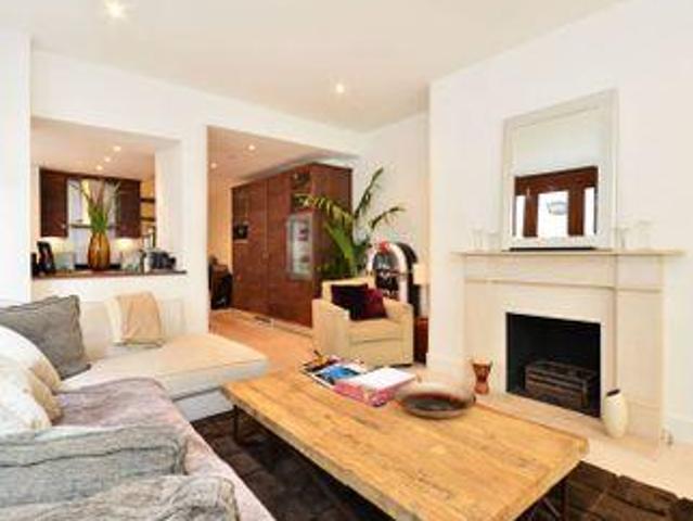 2 Bedrooms Flat for rent in Cornwall Gardens, South Kensington SW7
