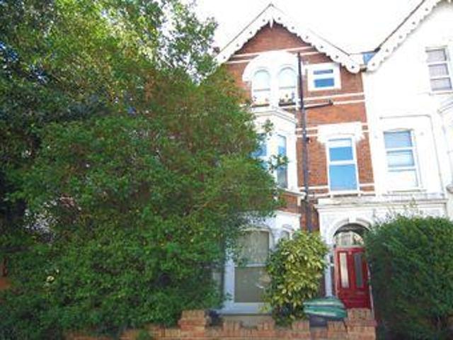 2 Bedrooms Flat for rent in Cornwall Road, London N4