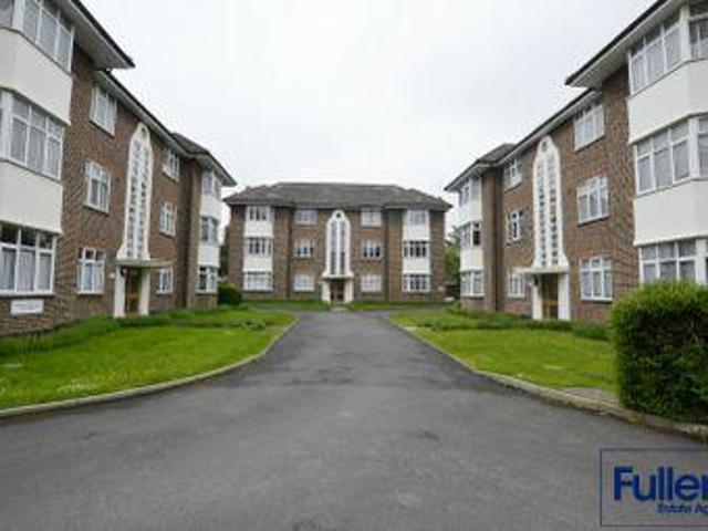 2 Bedrooms Flat for rent in Catherine Court, Oakwood N14