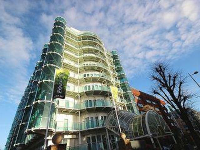 2 Bedrooms Flat for rent in Cavalier House, Uxbridge Road, Ealing, London W5