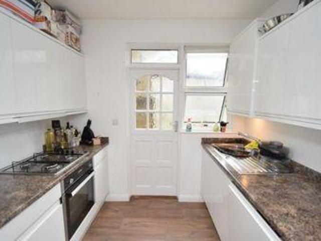 2 Bedrooms Flat for rent in Cavendish Avenue, London N3