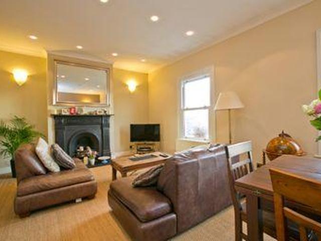 2 Bedrooms Flat for rent in Cavendish Road, Balham, London SW12