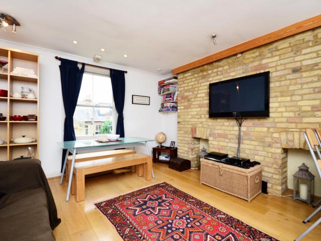 2 Bedrooms Flat for Rent in Cavendish Road | Foxtons