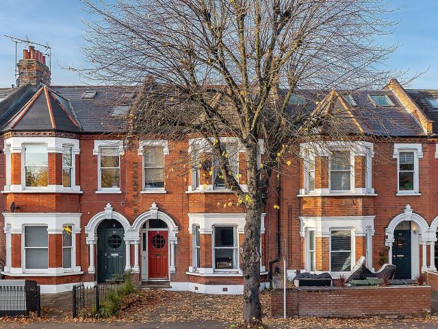 2 Bedrooms Flat for Rent in Cavendish Road | Foxtons
