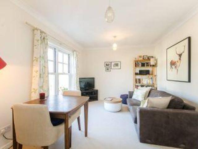 2 Bedrooms Flat for rent in Cavendish Road, Kilburn NW6