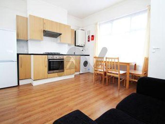 2 Bedrooms Flat for rent in Cavendish Road, Manor House N4