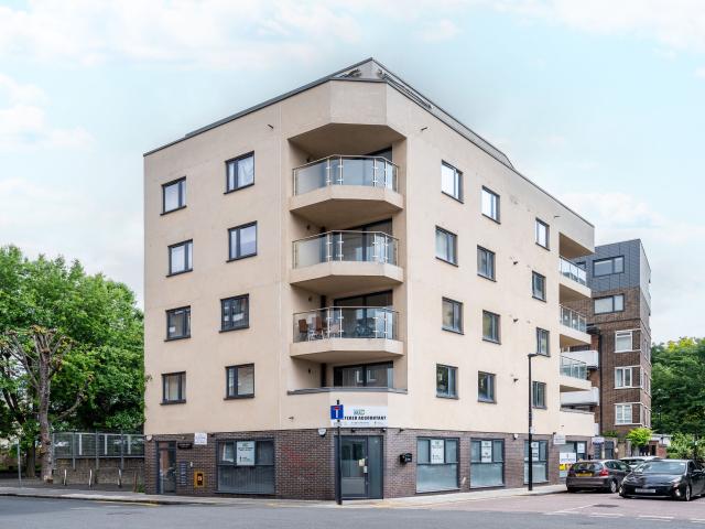 2 Bedrooms Flat for Rent in Cavell Street, E1 | Foxtons