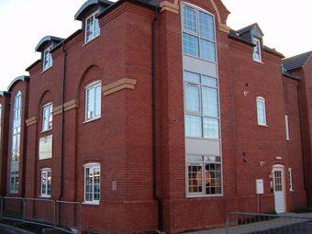 2 Bedrooms Flat for rent in Caxton Court, Burton On Trent DE14