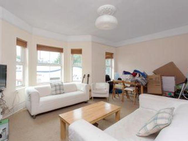 2 Bedrooms Flat for rent in Cabul Road, Battersea SW11