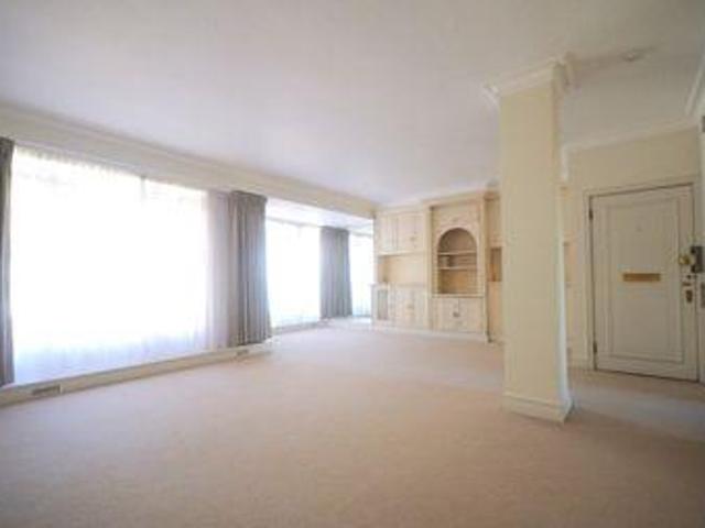 2 Bedrooms Flat for rent in Cadogan Place, London SW1X
