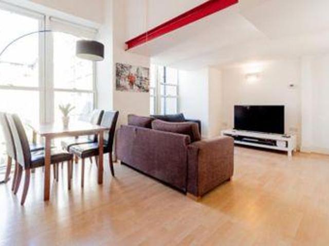2 Bedrooms Flat for rent in Cadogan Road, London SE18