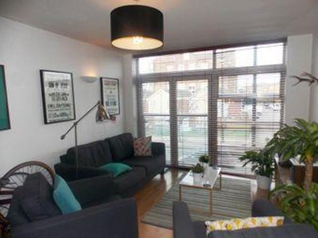 2 Bedrooms Flat for rent in Caesar Court, Palmers Road, London E2