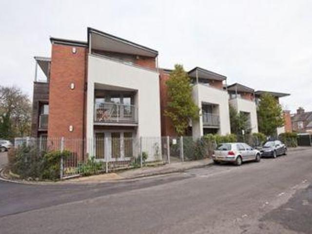 2 Bedrooms Flat for rent in Caesar Court, York YO23