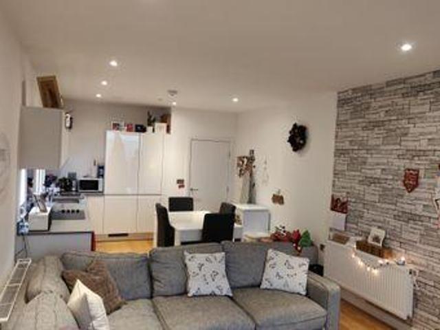 2 Bedrooms Flat for rent in Caisson Moor Court, London E3
