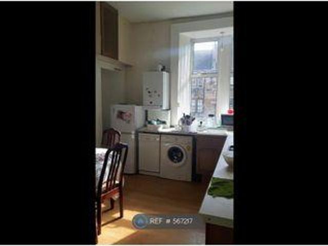 2 Bedrooms Flat for rent in Caird Drive, Glasgow G11
