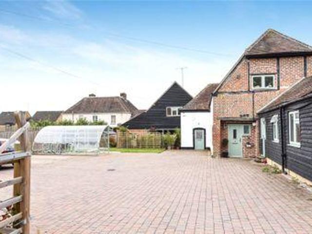 2 Bedrooms Flat for rent in Calcot Barn Apartments, Low Lane, Calcot, Reading RG31