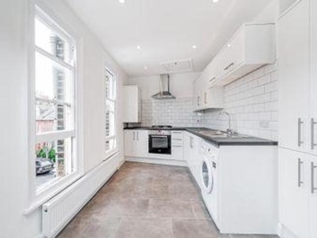 2 Bedrooms Flat for rent in Calabria Road, London N5