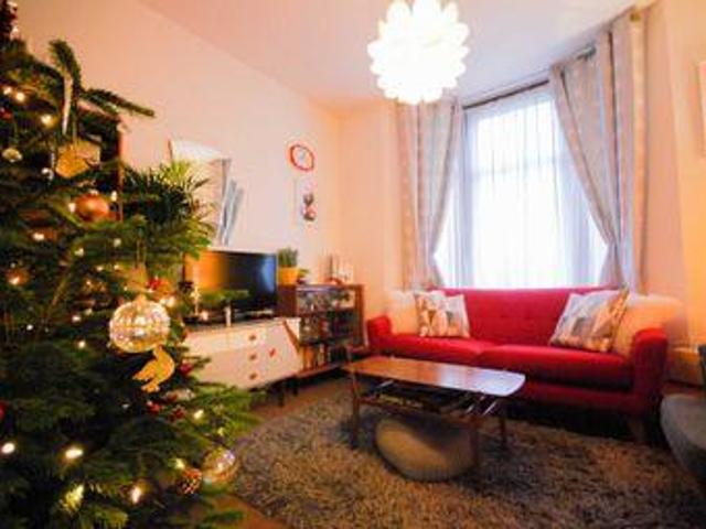 2 Bedrooms Flat for rent in Calderon Road, London E11