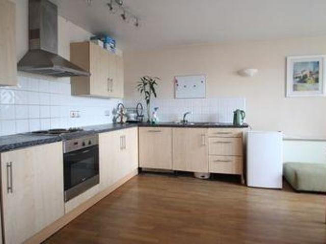 2 Bedrooms Flat for rent in Calderwood Street, London SE18