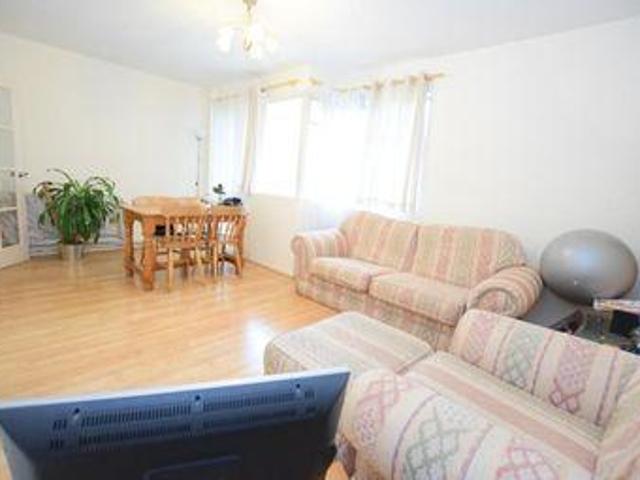 2 Bedrooms Flat for rent in Caldwell Street, London SW9