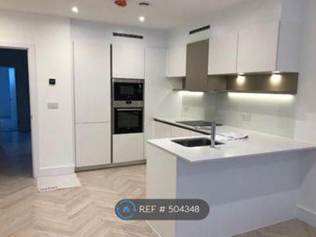2 Bedrooms Flat for rent in Caledonian Road, London N7