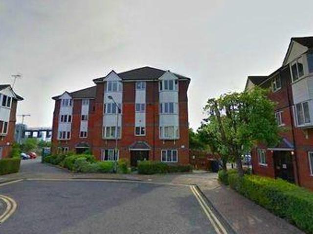 2 Bedrooms Flat for rent in Caledonian Road, London N7