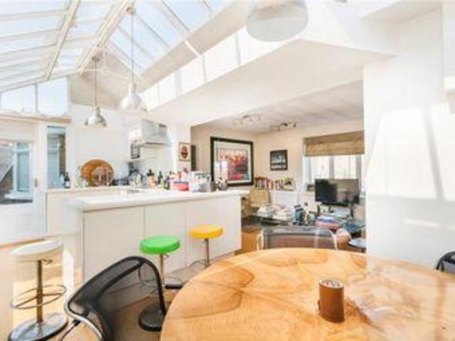 2 Bedrooms Flat for rent in Callow Street, London SW3