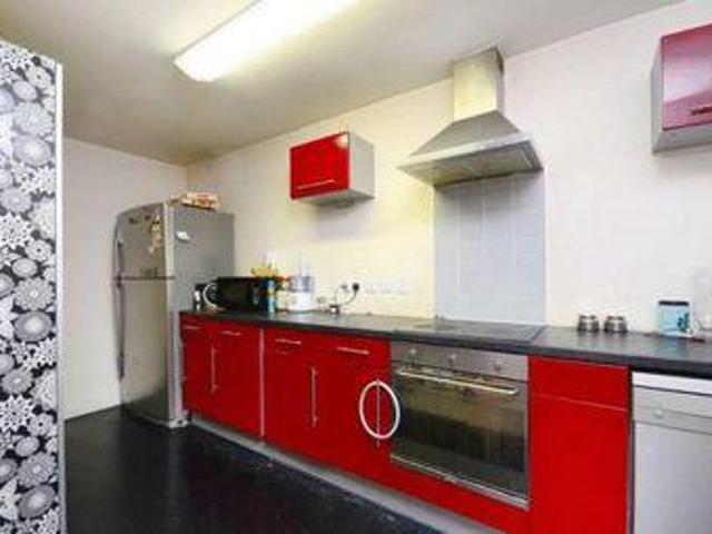 2 Bedrooms Flat for rent in Cam Road, London E15