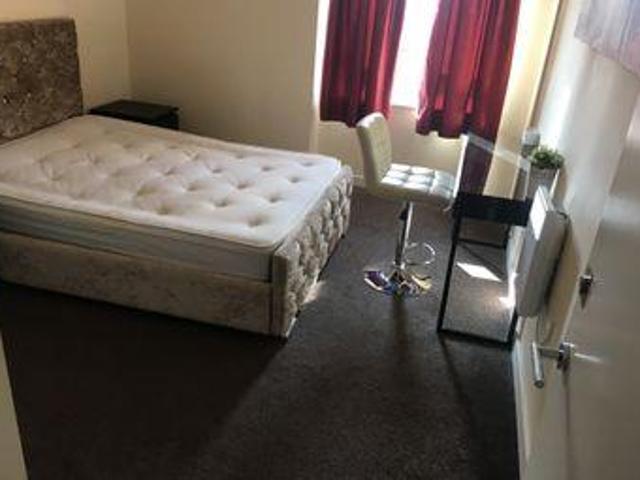2 Bedrooms Flat for rent in Cam Road, Stratford E15