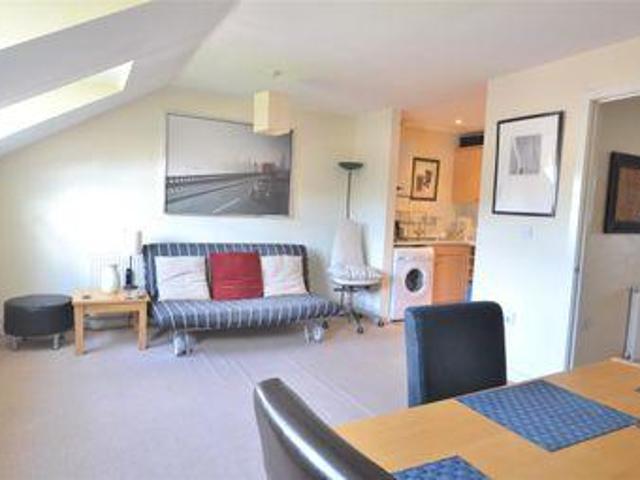 2 Bedrooms Flat for rent in Cambridge Court, Tapster Street, Barnet, Hertfordshire EN5