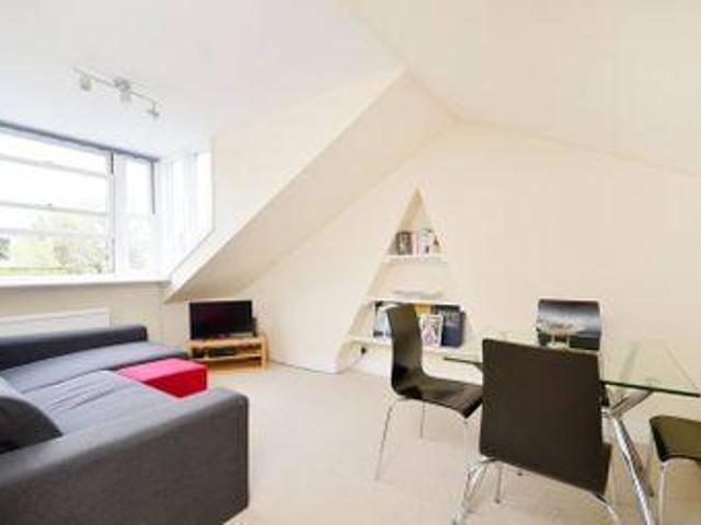 2 Bedrooms Flat for rent in Cambridge Gardens, North Kensington W10