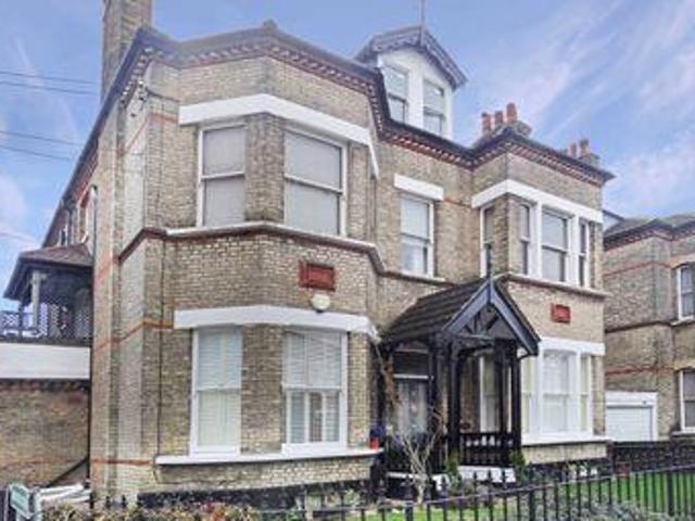 2 Bedrooms Flat for rent in Cambridge Road, Bromley BR1