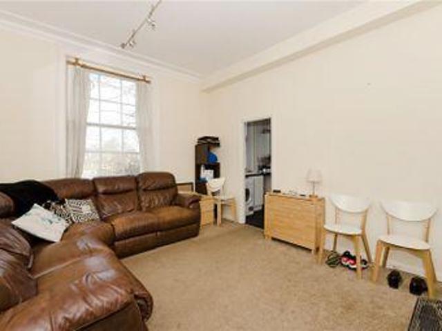 2 Bedrooms Flat for rent in Camden Road, Camden, London N7