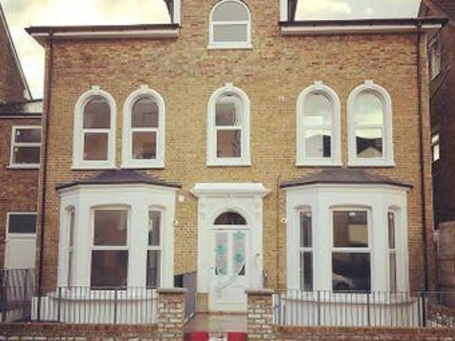 2 Bedrooms Flat for rent in Campbell Road, Croydon, London CR0