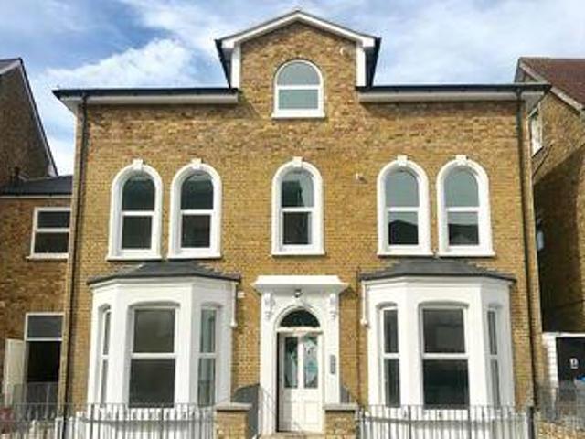 2 Bedrooms Flat for rent in Campbell Road, London, London CR0