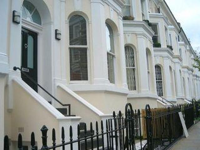 2 Bedrooms Flat for rent in Campden Hill Gardens, Kensington, London W8