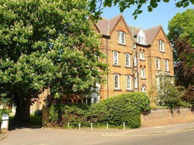 2 Bedrooms Flat for rent in Camperdown House, Alma Road, Windsor, Berkshire SL4
