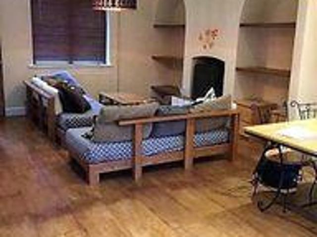 2 Bedrooms Flat for rent in Campion Terrace, London NW2