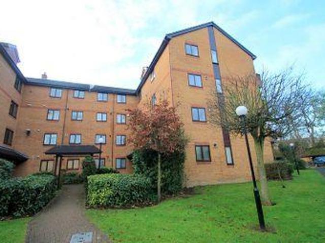 2 Bedrooms Flat for rent in Campion Close, Croydon CR0