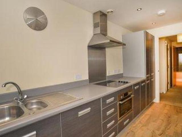 2 Bedrooms Flat for rent in Canal Street, Nottingham NG1