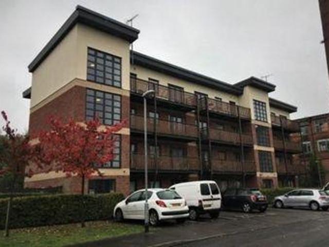 2 Bedrooms Flat for rent in Canalside, Water Street, Radcliffe M26