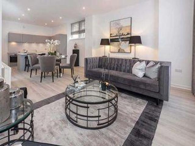 2 Bedrooms Flat for rent in Candleriggs, Glasgow G1