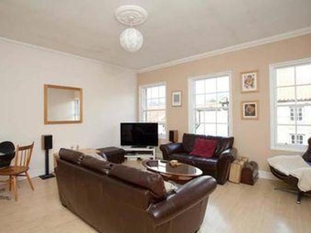 2 Bedrooms Flat for rent in Canon Street, Edinburgh EH3
