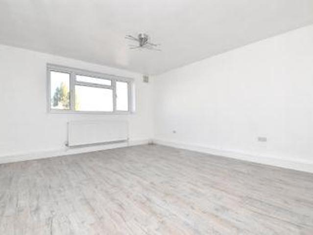 2 Bedrooms Flat for rent in Canonbie Road, London SE23