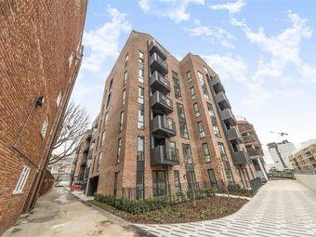 2 Bedrooms Flat for rent in Canoe Walk, London E14