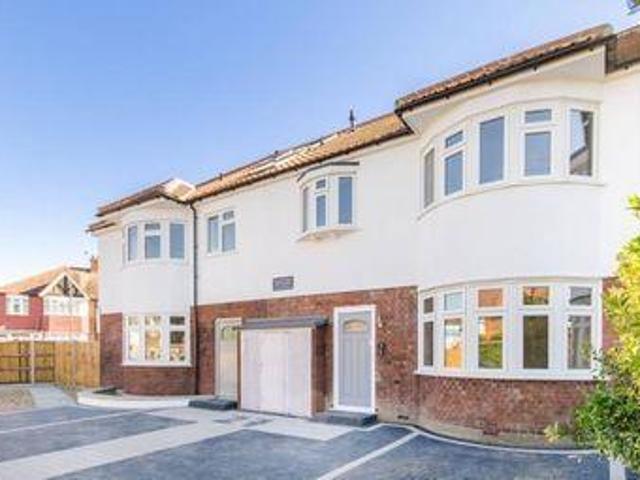 2 Bedrooms Flat for rent in Cannon Hill Lane, London SW20