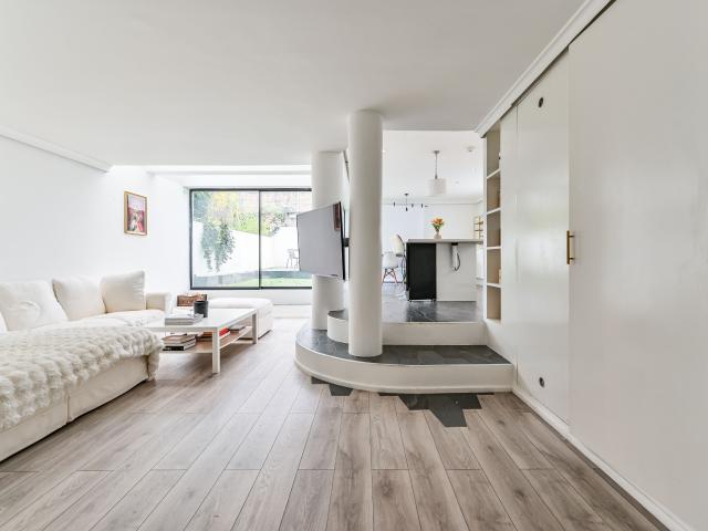 2 Bedrooms Flat for Rent in Cantelowes Road | Foxtons