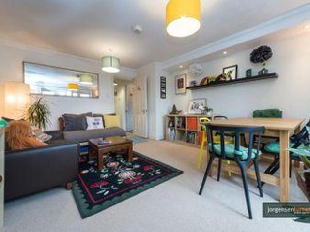 2 Bedrooms Flat for rent in Canterbury Road, Kilburn Park NW6