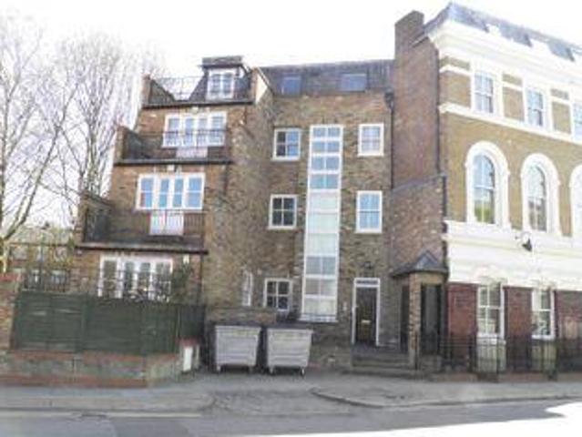 2 Bedrooms Flat for rent in Canterbury Road, London NW6